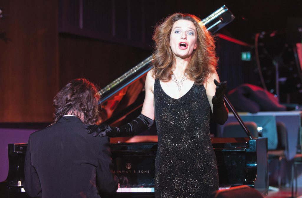 Neasa - Corporate Event, Wedding, Concert Singer, Cork Ireland.